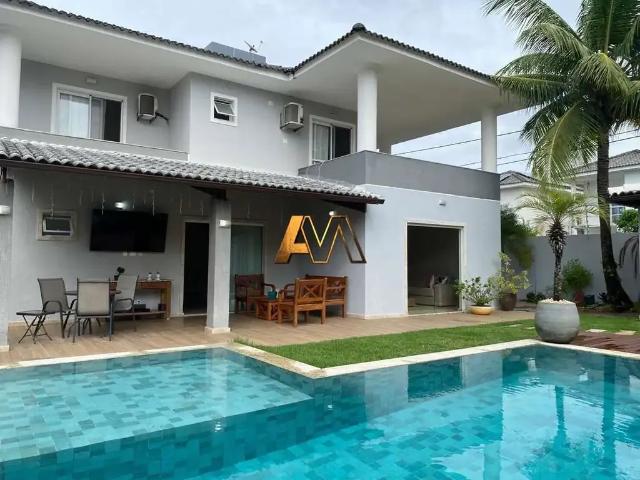 Casa / Sobrado para Venda em Lauro de Freitas/BA Buraquinho 4 Quartos