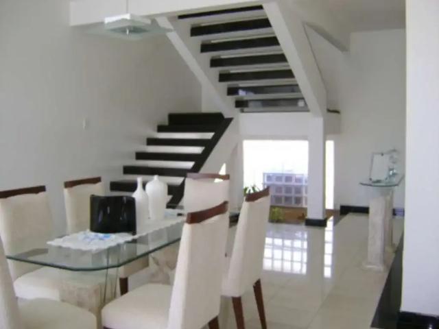 Casa / Sobrado para Venda em Lauro de Freitas/BA Buraquinho 4 Quartos