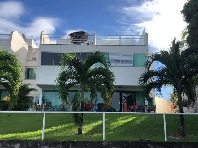 Casa / Sobrado para Venda em Lauro de Freitas/BA Buraquinho 4 Quartos