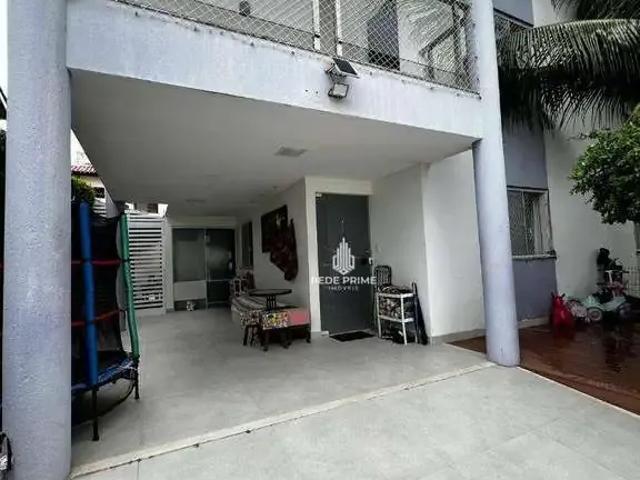 Casa / Sobrado para Venda em Lauro de Freitas/BA Buraquinho 4 Quartos