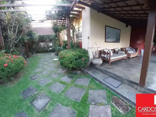 Casa / Sobrado para Venda em Lauro de Freitas/BA Buraquinho 4 Quartos