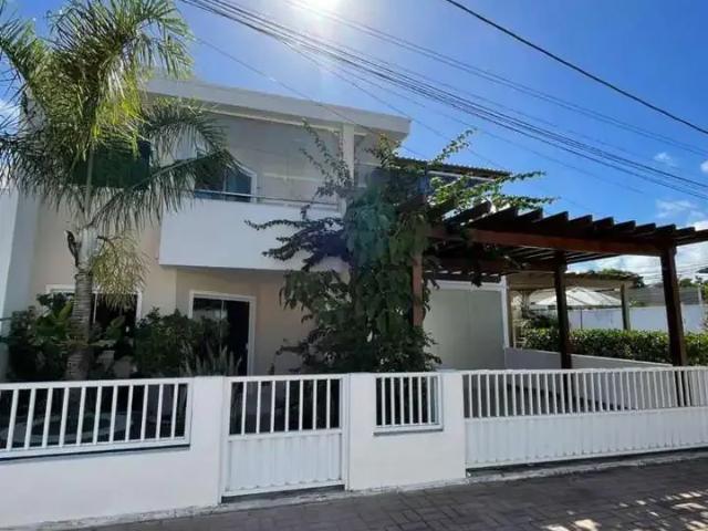 Casa / Sobrado para Venda em Lauro de Freitas/BA Buraquinho 4 Quartos