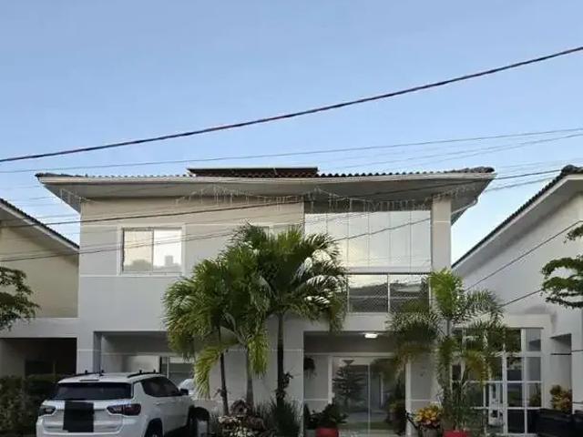 Casa / Sobrado para Venda em Lauro de Freitas/BA Buraquinho 4 Quartos