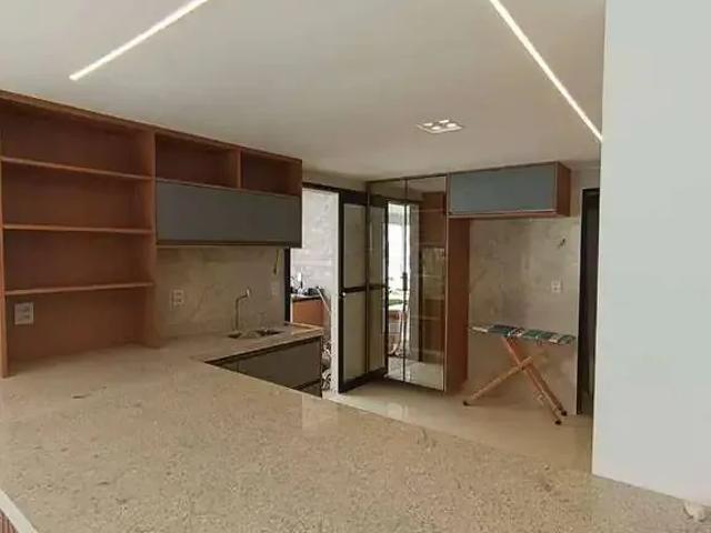 Casa / Sobrado para Venda em Lauro de Freitas/BA Buraquinho 5 Quartos