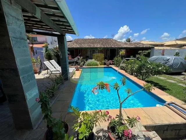 Casa / Sobrado para Venda em Lauro de Freitas/BA Buraquinho 5 Quartos