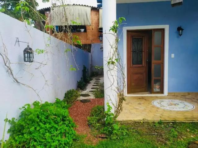 Casa / Sobrado para Venda em Lauro de Freitas/BA Buraquinho 2 Quartos