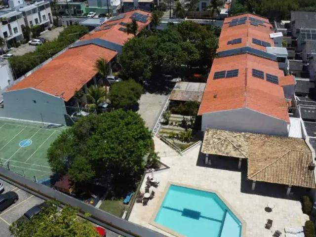 Casa / Sobrado para Venda em Lauro de Freitas/BA Buraquinho 3 Quartos