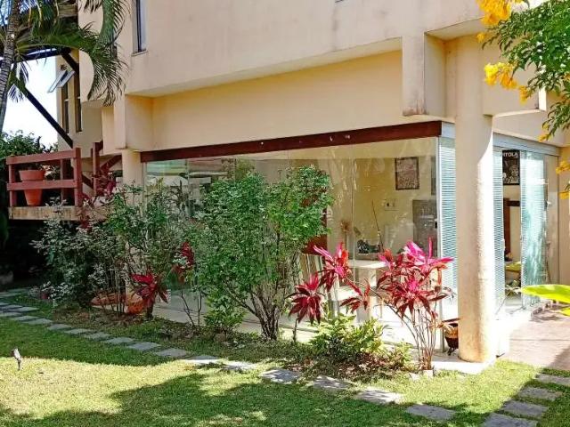 Casa / Sobrado para Venda em Lauro de Freitas/BA Buraquinho 3 Quartos