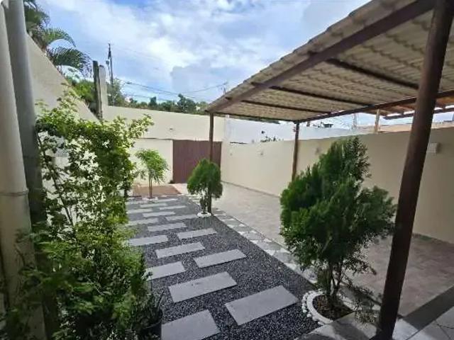 Casa / Sobrado para Venda em Lauro de Freitas/BA Parque Jockey Clube 3 Quartos