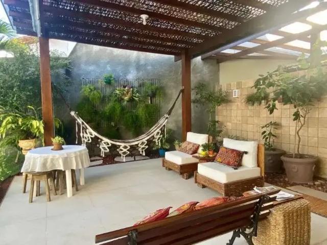 Casa / Sobrado para Venda em Lauro de Freitas/BA Vilas do Atlantico 4 Quartos