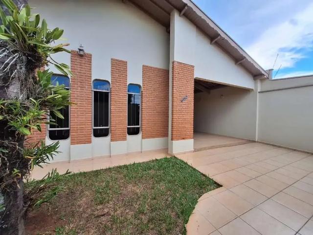 Casa / Sobrado para Venda em Leme/SP Centro 3 Quartos