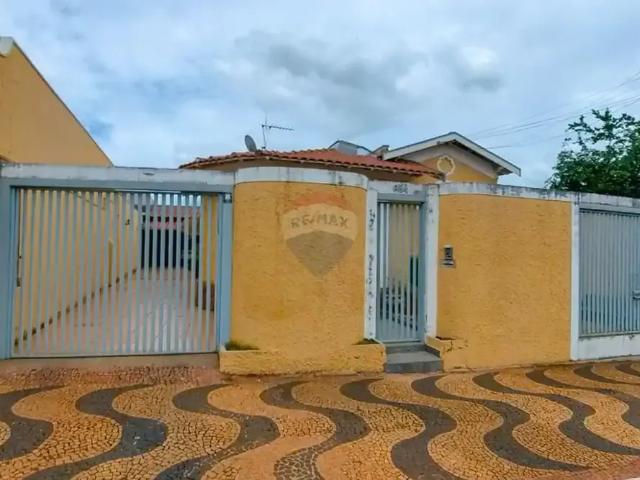 Casa / Sobrado para Venda em Leme/SP Centro 5 Quartos