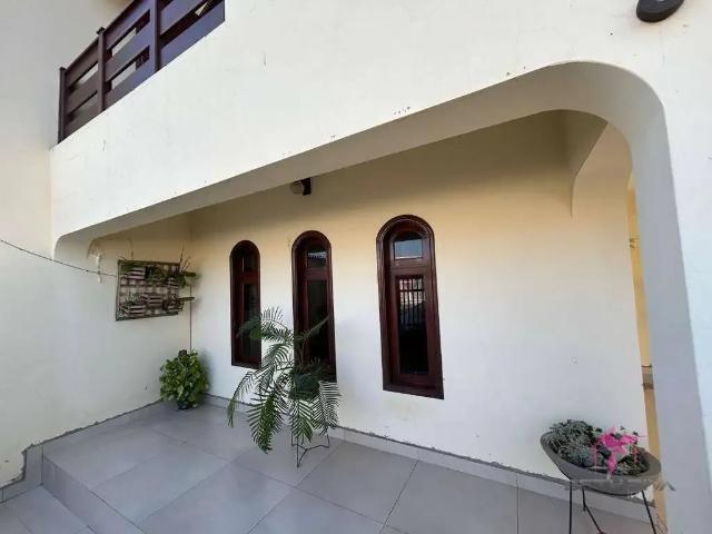Casa / Sobrado para Venda em Leme/SP Jardim Eroísi 3 Quartos