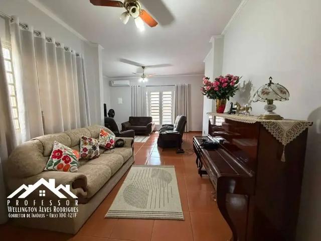 Casa / Sobrado para Venda em Limeira/SP Vila Castelar 4 Quartos