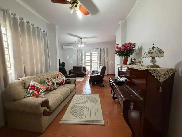 Casa / Sobrado para Venda em Limeira/SP Vila Castelar 4 Quartos