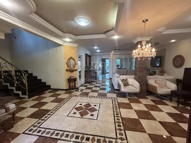Casa / Sobrado para Venda em Londrina/PR Mediterrâneo 4 Quartos