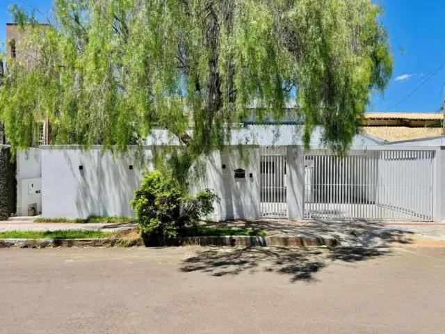 Casa / Sobrado para Venda em Londrina/PR Mediterrâneo 6 Quartos