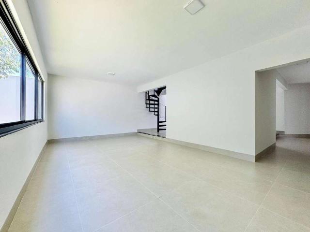 Casa / Sobrado para Venda em Londrina/PR Mediterrâneo 6 Quartos