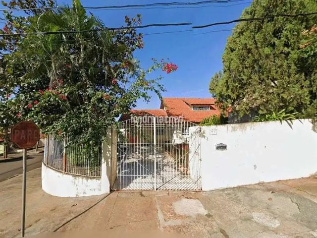 Casa / Sobrado para Venda em Londrina/PR Milton Gavetti 3 Quartos