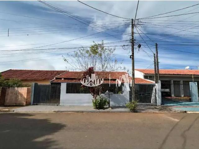 Casa / Sobrado para Venda em Londrina/PR Monte Belo 3 Quartos