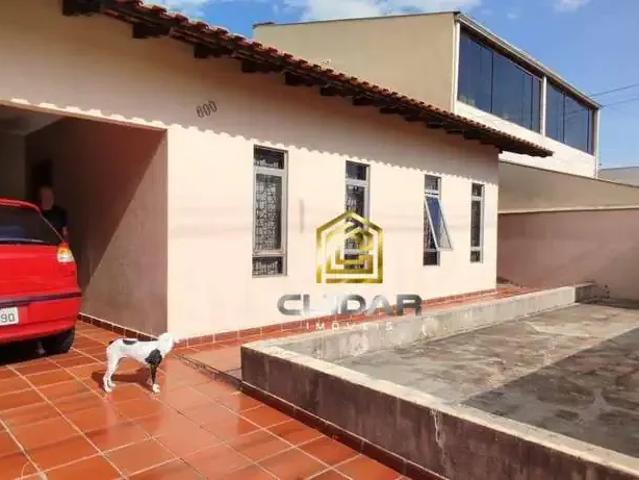 Casa / Sobrado para Venda em Londrina/PR Monte Carlo 3 Quartos