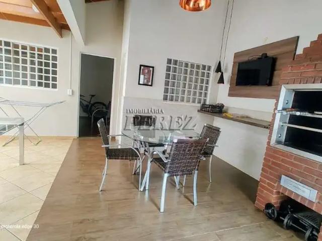 Casa / Sobrado para Venda em Londrina/PR Oriente 3 Quartos