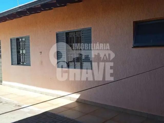 Casa / Sobrado para Venda em Londrina/PR Aurora 5 Quartos