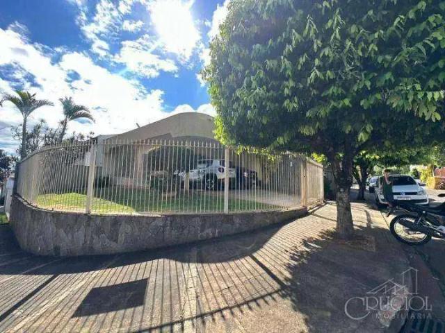 Casa / Sobrado para Venda em Londrina/PR Aurora 3 Quartos