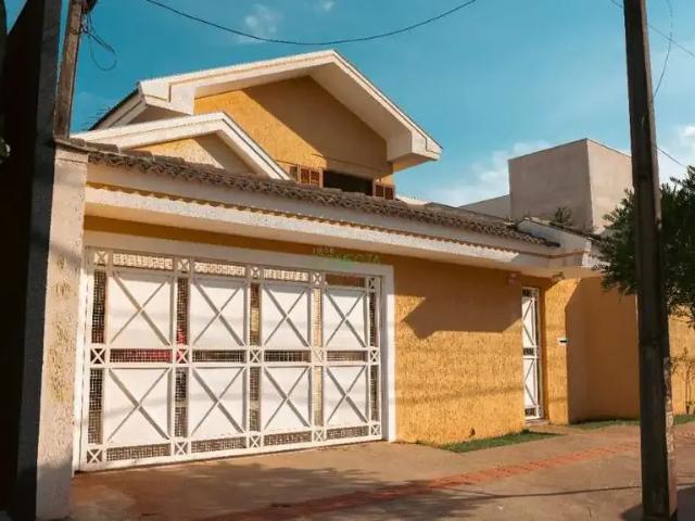 Casa / Sobrado para Venda em Londrina/PR Aurora 3 Quartos