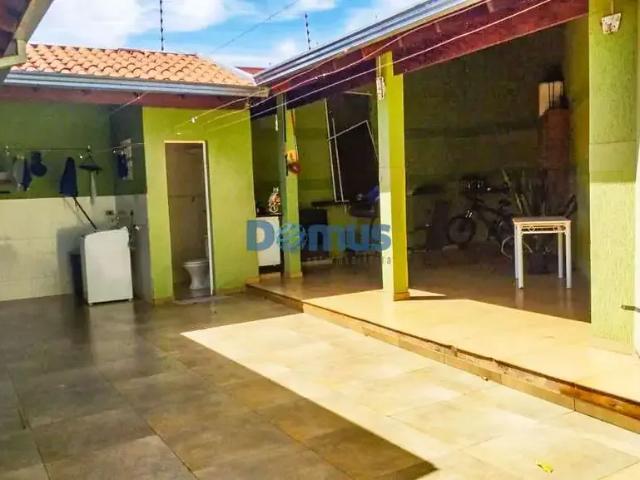 Casa / Sobrado para Venda em Londrina/PR Aeroporto 3 Quartos