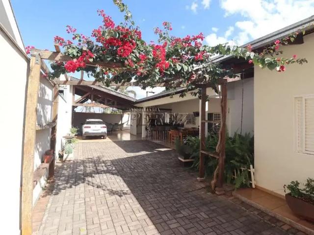 Casa / Sobrado para Venda em Londrina/PR Aeroporto 3 Quartos