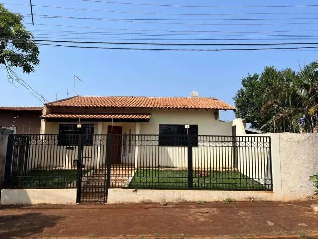 Casa / Sobrado para Venda em Londrina/PR Aeroporto 3 Quartos