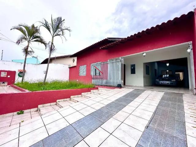 Casa / Sobrado para Venda em Londrina/PR Alpes 4 Quartos