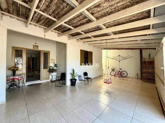 Casa / Sobrado para Venda em Londrina/PR Amaral 4 Quartos