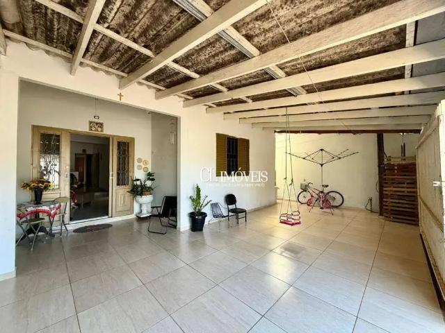 Casa / Sobrado para Venda em Londrina/PR Amaral 4 Quartos