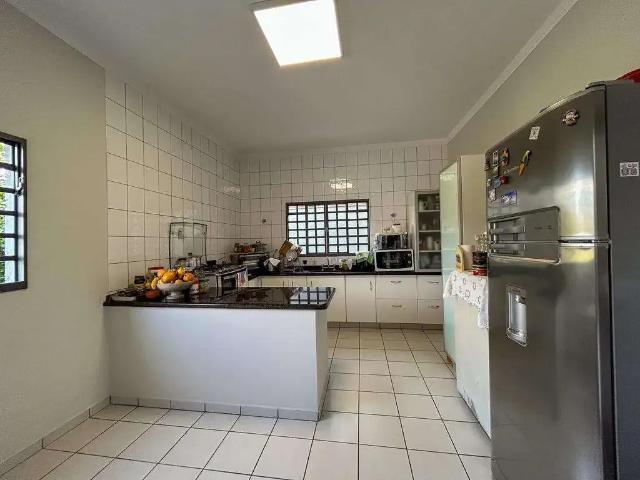 Casa / Sobrado para Venda em Londrina/PR Andrade 4 Quartos