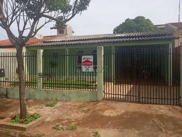 Casa / Sobrado para Venda em Londrina/PR Aquilles Sthengel 3 Quartos