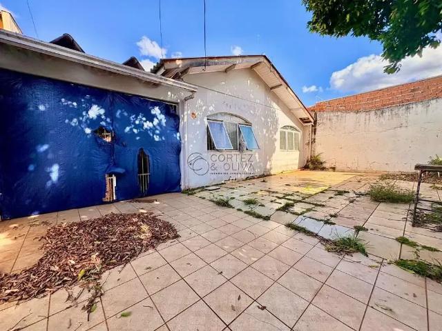 Casa / Sobrado para Venda em Londrina/PR Aquilles Sthengel 3 Quartos