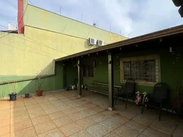 Casa / Sobrado para Venda em Londrina/PR Aquilles Sthengel 3 Quartos