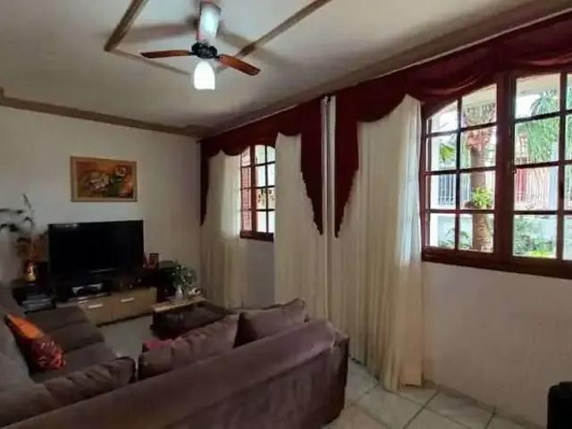 Casa / Sobrado para Venda em Londrina/PR Armindo Guazzi 3 Quartos