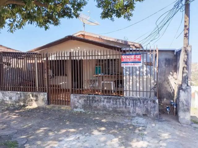 Casa / Sobrado para Venda em Londrina/PR Bancários 5 Quartos