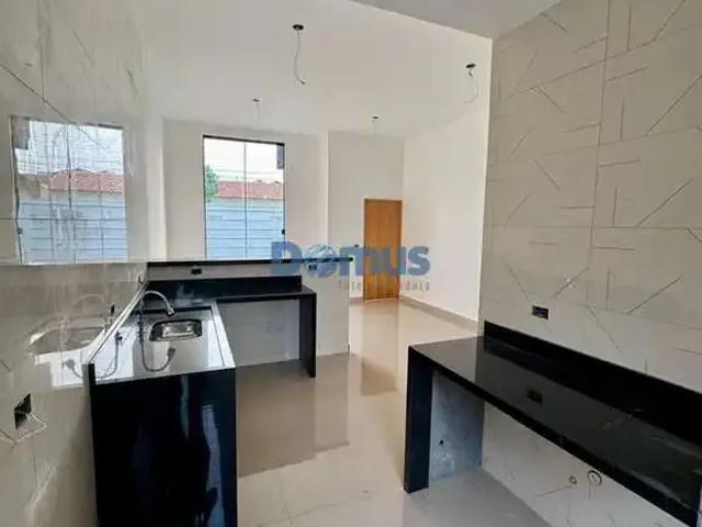 Casa / Sobrado para Venda em Londrina/PR Bandeirantes 3 Quartos