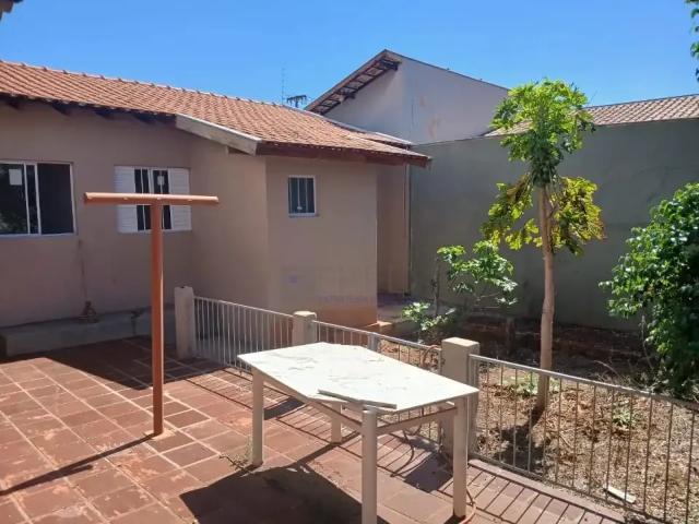Casa / Sobrado para Venda em Londrina/PR Bandeirantes 3 Quartos