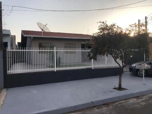 Casa / Sobrado para Venda em Londrina/PR Bandeirantes 3 Quartos