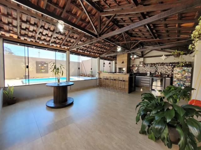 Casa / Sobrado para Venda em Londrina/PR Califórnia 3 Quartos