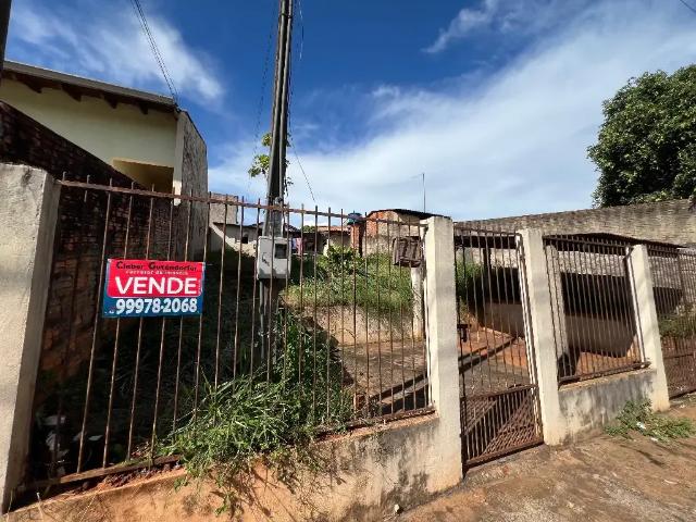 Casa / Sobrado para Venda em Londrina/PR Califórnia 2 Quartos