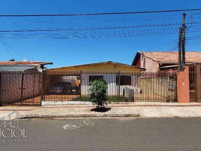 Casa / Sobrado para Venda em Londrina/PR Cambará 5 Quartos