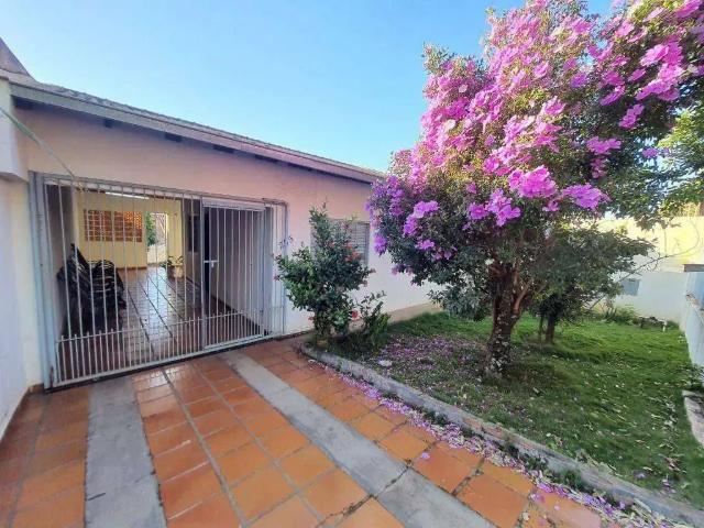 Casa / Sobrado para Venda em Londrina/PR Carnascialli 3 Quartos