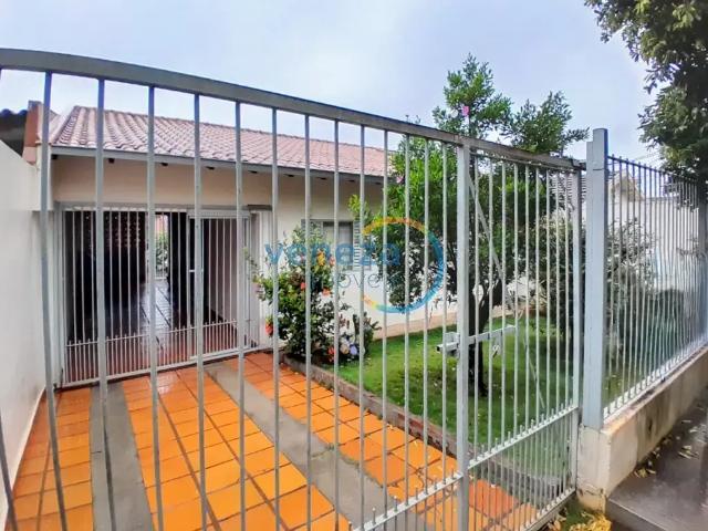 Casa / Sobrado para Venda em Londrina/PR Carnascialli 3 Quartos