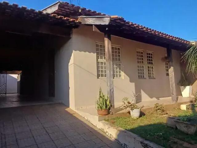Casa / Sobrado para Venda em Londrina/PR Carnascialli 3 Quartos